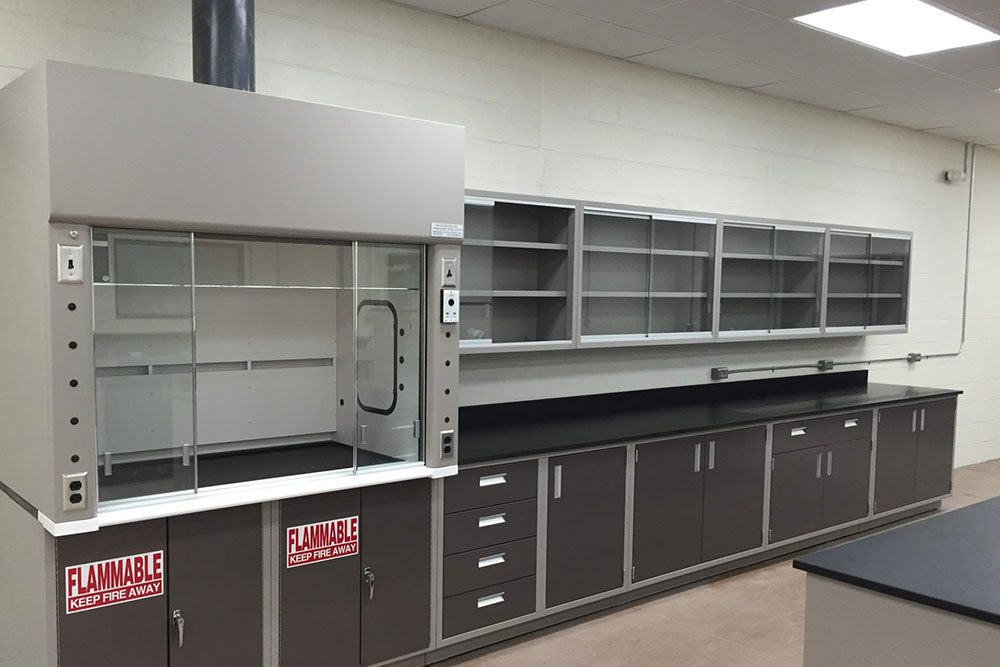 Why Clutter And Large Equipment Can Be Dangerous In A Fume Hood - LOC ...